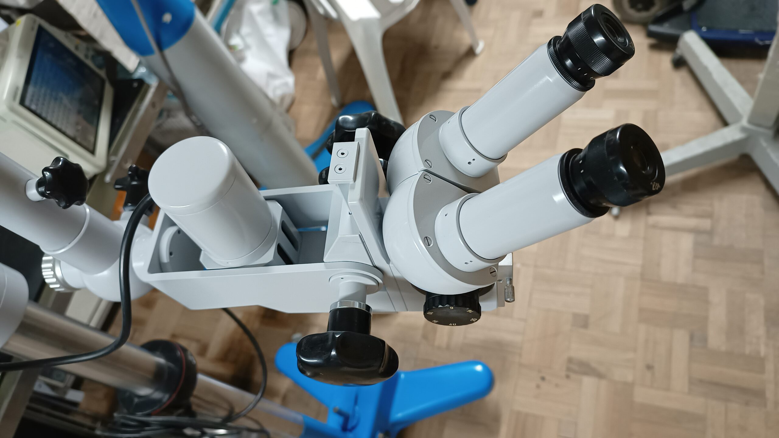 Microscopio quirúrgico Carl Zeiss opmi 1 – Equipos Médicos de América